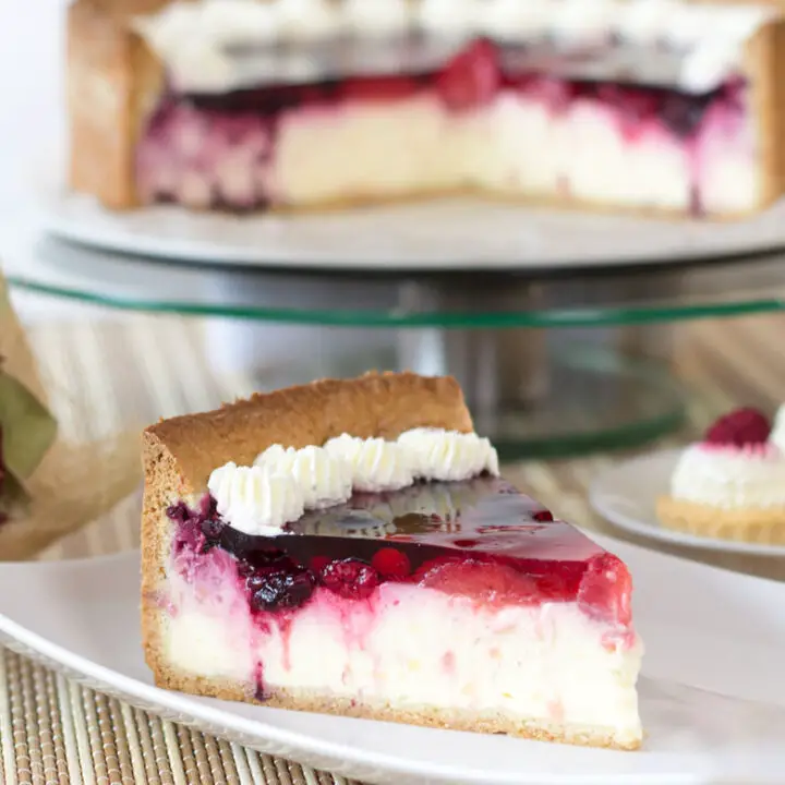 Mileram torta - kremasta fantazija sa šumskim voćem - Recepttura