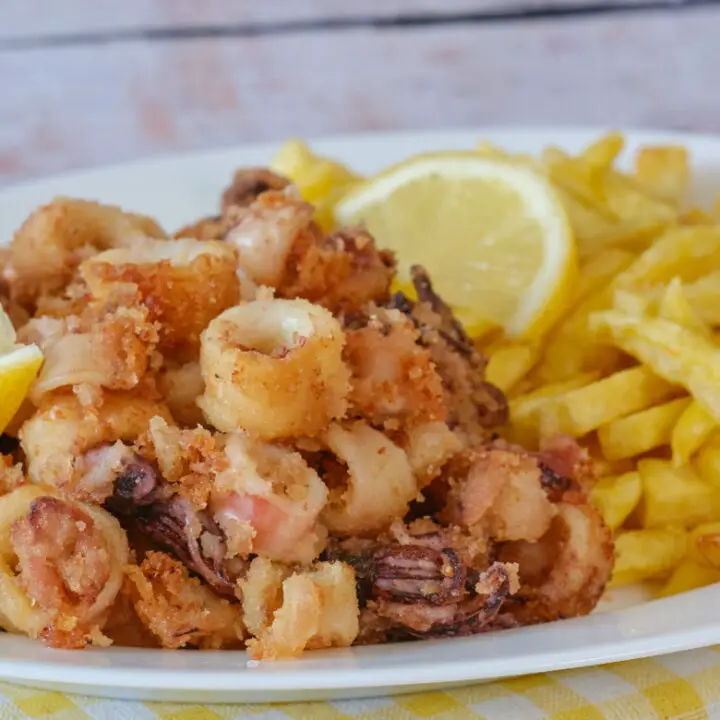 Pržene lignje s pomfritom - najhrskaviji recept