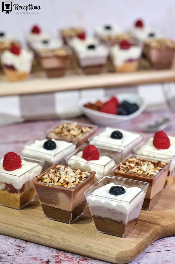 Najbolji deserti u čaši - tri odlična ljetna recepta