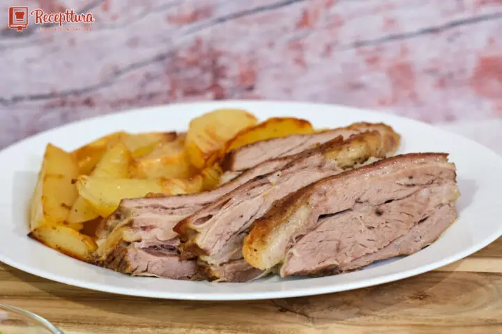 Pečena teletina u pećnici - sočna kao ispod peke