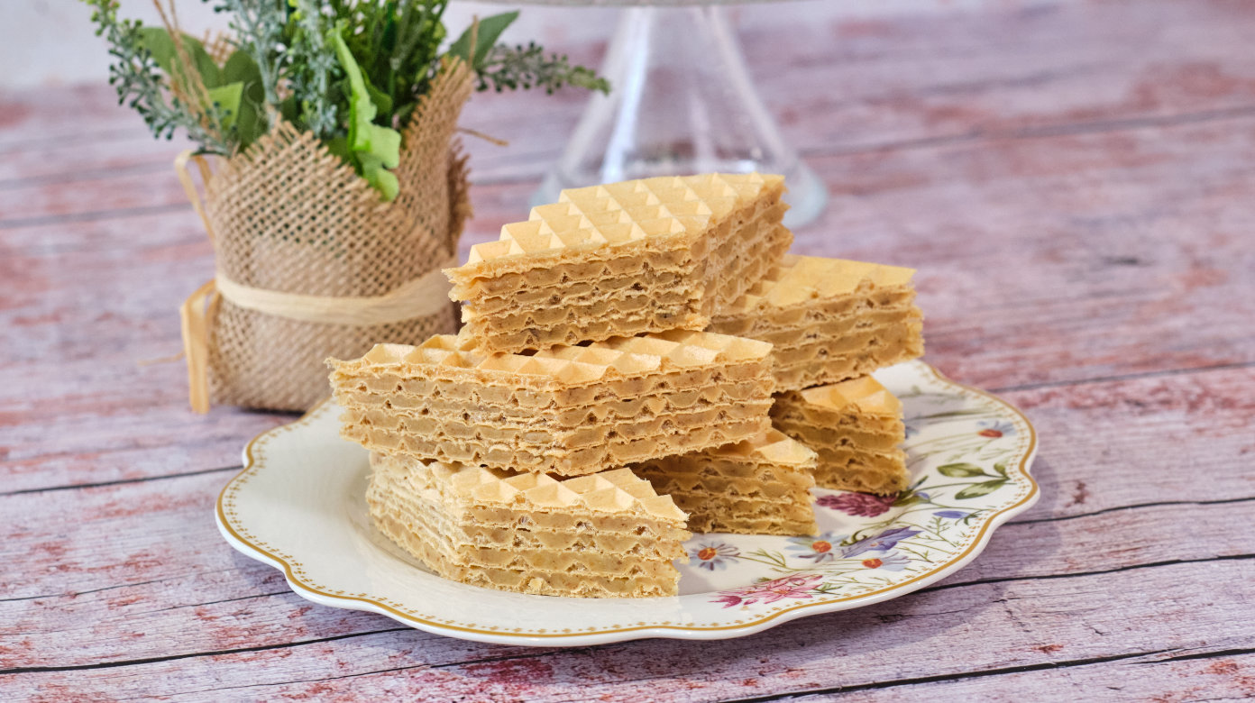 Starinske karamel oblatne s mlijekom i orasima